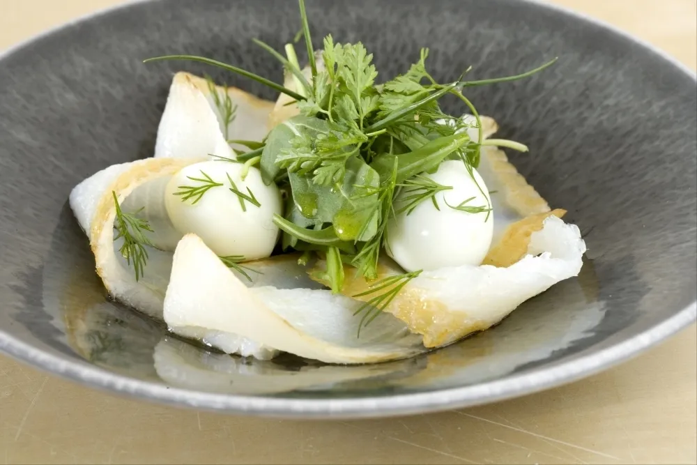 Recette Flétan fumé, oeuf de caille mollet, vinaigrette au citron