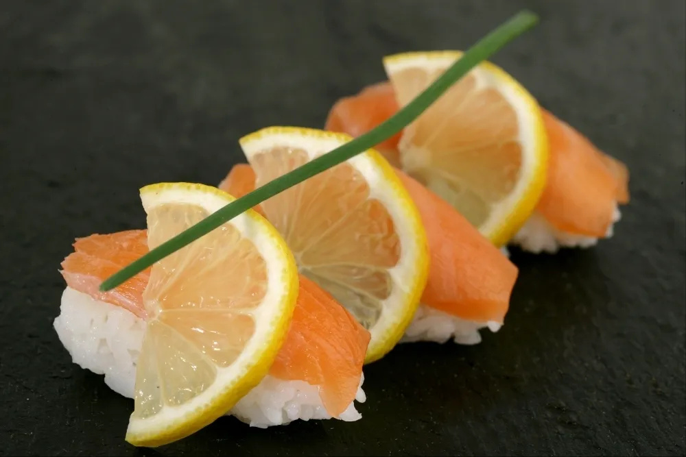 Recette maki-frit-de-saumon-et-concombre-a-la-fleur-de-sel