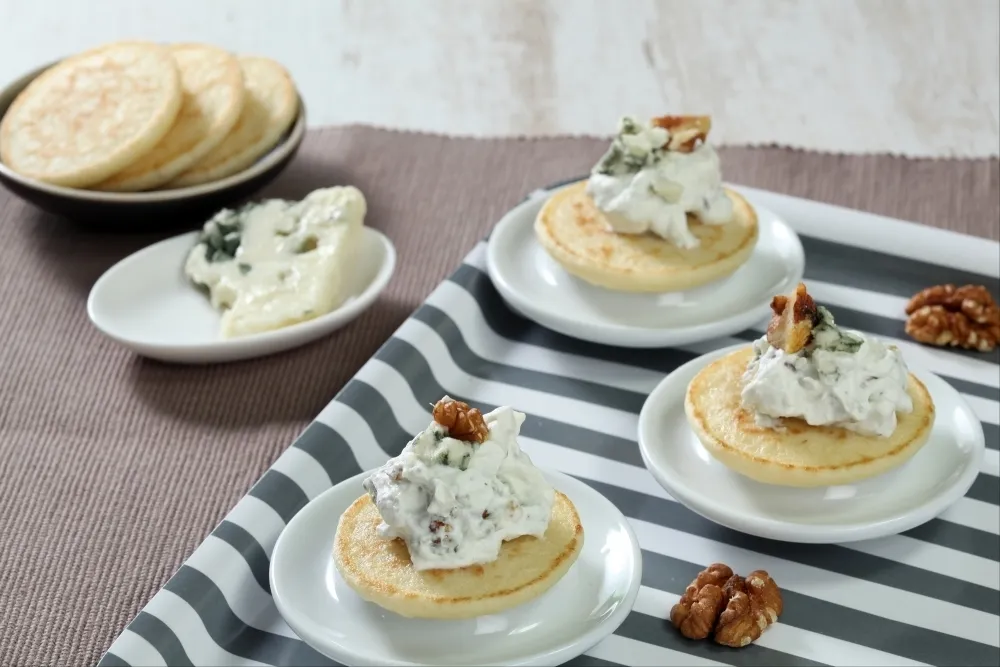 Recette Blinis à la russe, crème roquefort et noix