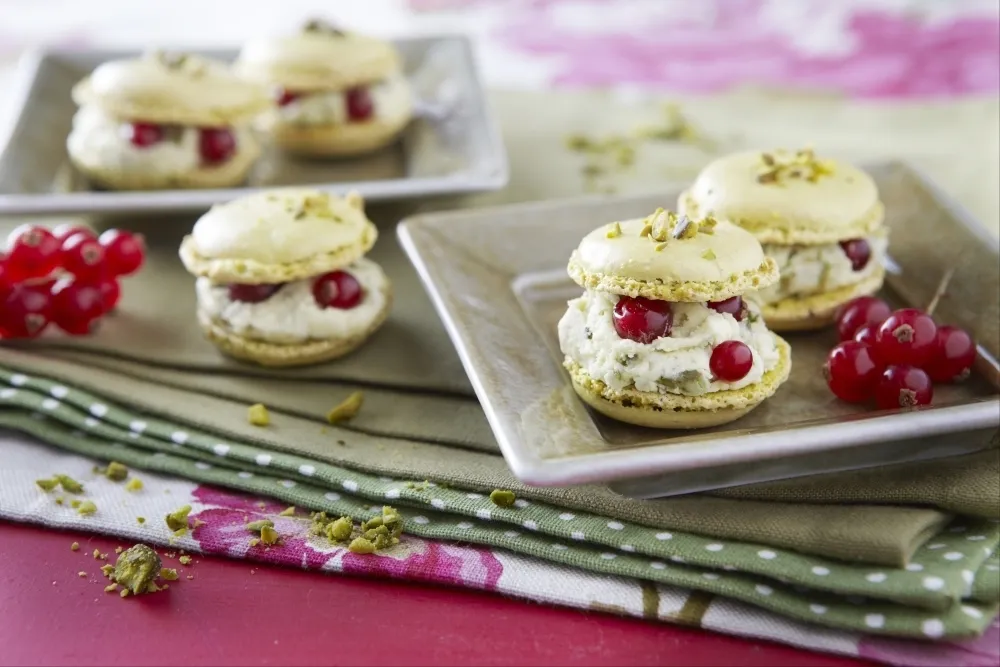 Recette macaron-pistache-groseille