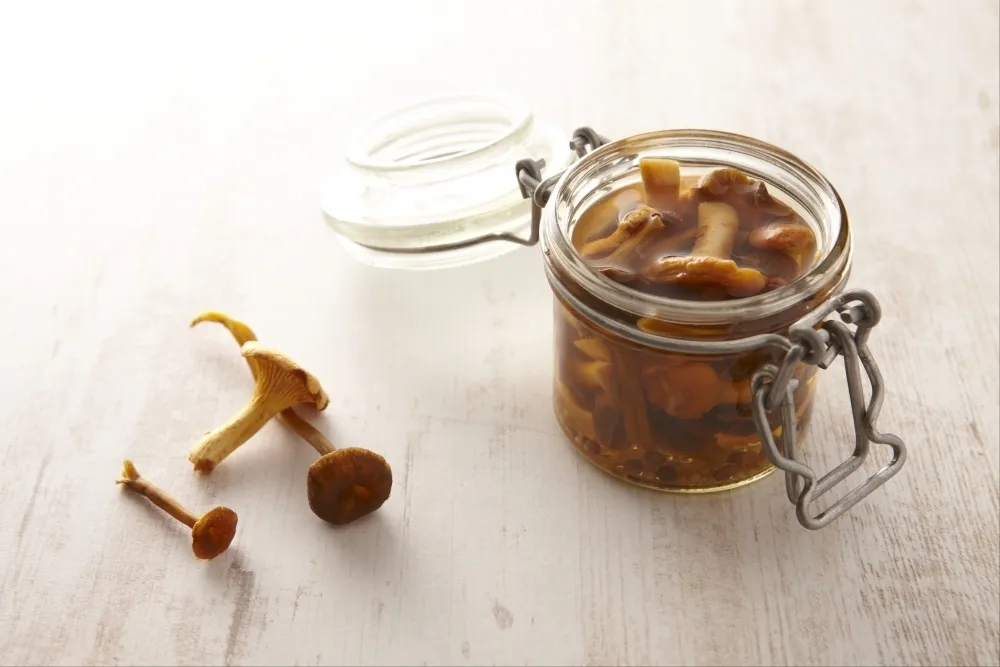Recette Champignons marinés au vinaigre et aux épices