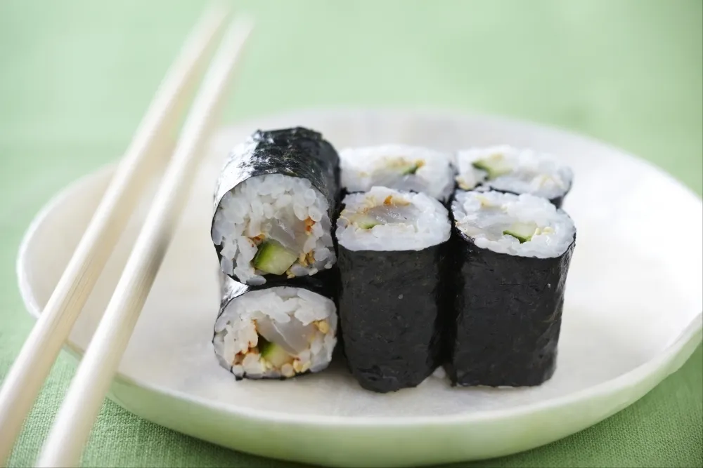 Recette maki-au-concombre-sesame-et-bar