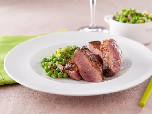 Recette filet-de-canette-grille-et-petits-pois-a-la-francaise