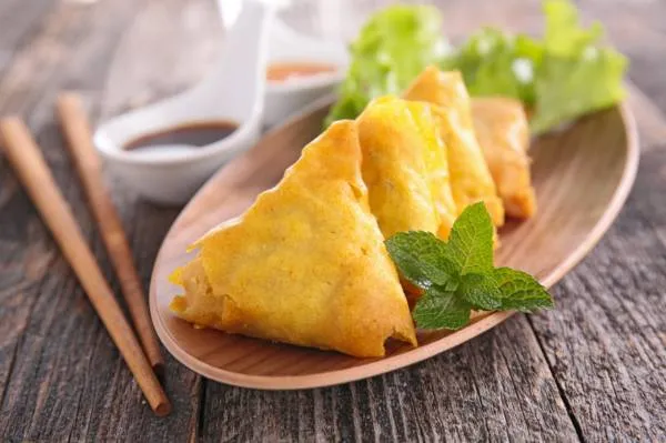 Recette Samoussa poulet et coriandre, sauce antillaise