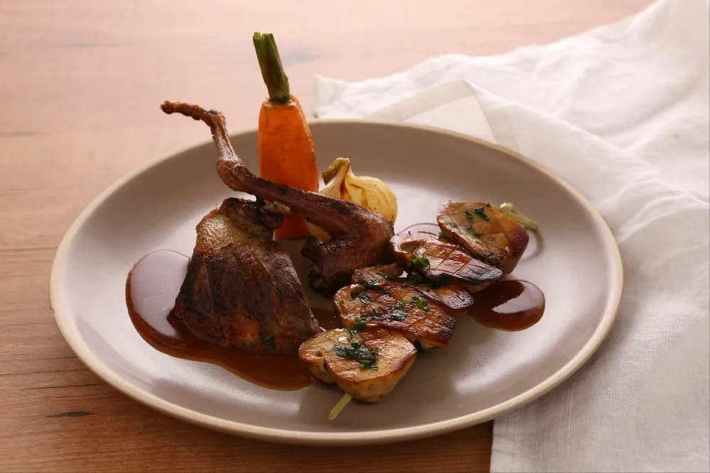 Recette Pigeon rôti et cocotte de cèpes en persillade